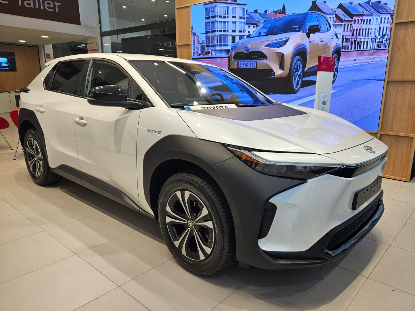 Primer contacto con el Toyota bZ4x. - INSIDEAUTOS